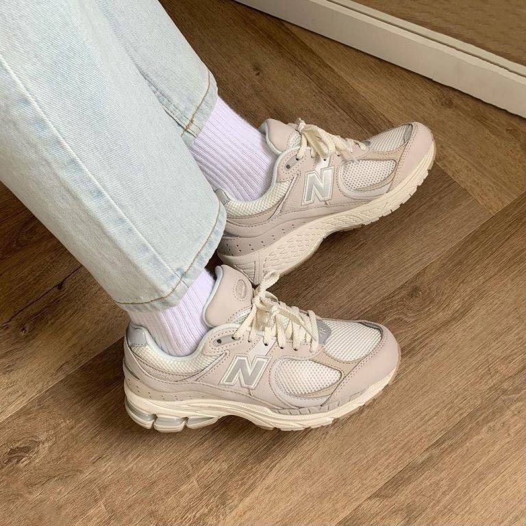 New Balance รองเท้าผ้าใบผู้ชาย 2002R | Linen Fog/Sea Salt/Timberwolf ...