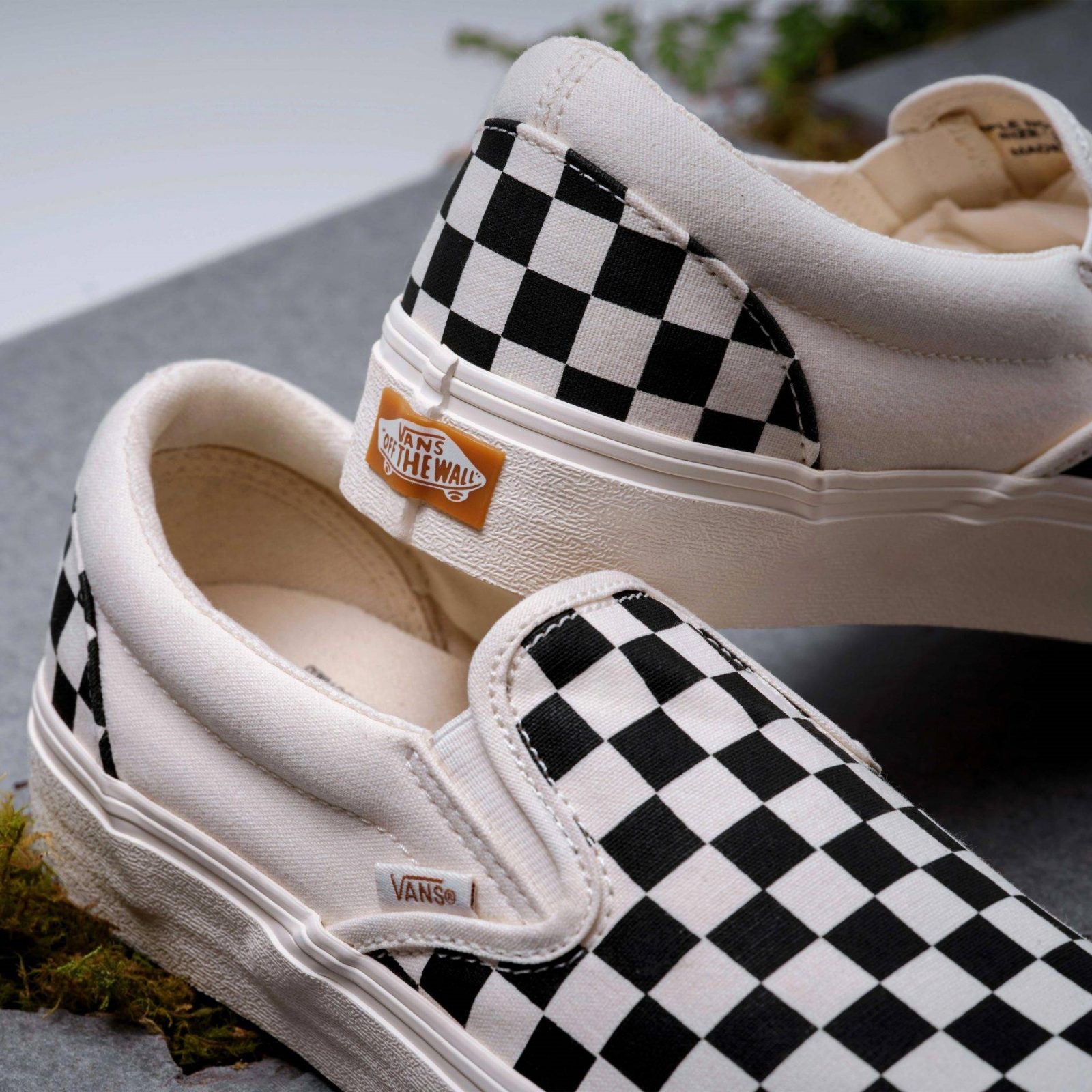 Vans รองเท้าผ้าใบ Slip-On Checkerboard VR3 | Black/Marshmallow ...
