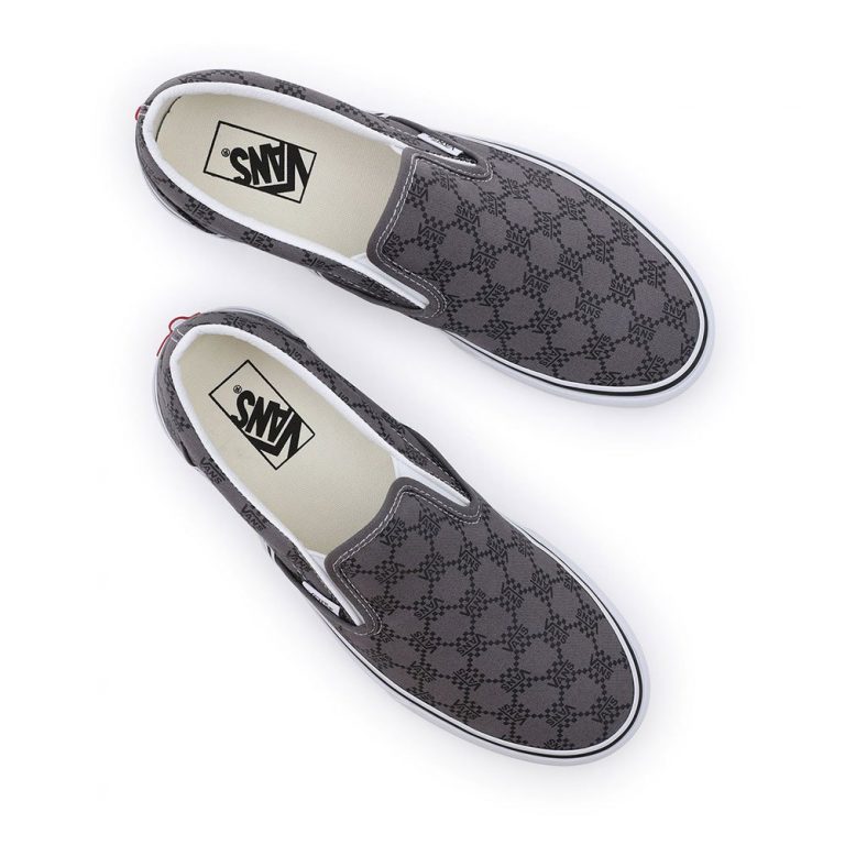 Vans รองเท้าผ้าใบ Classic Slip-On Monogram | Pewter ( VN0A7Q5DPWT ...