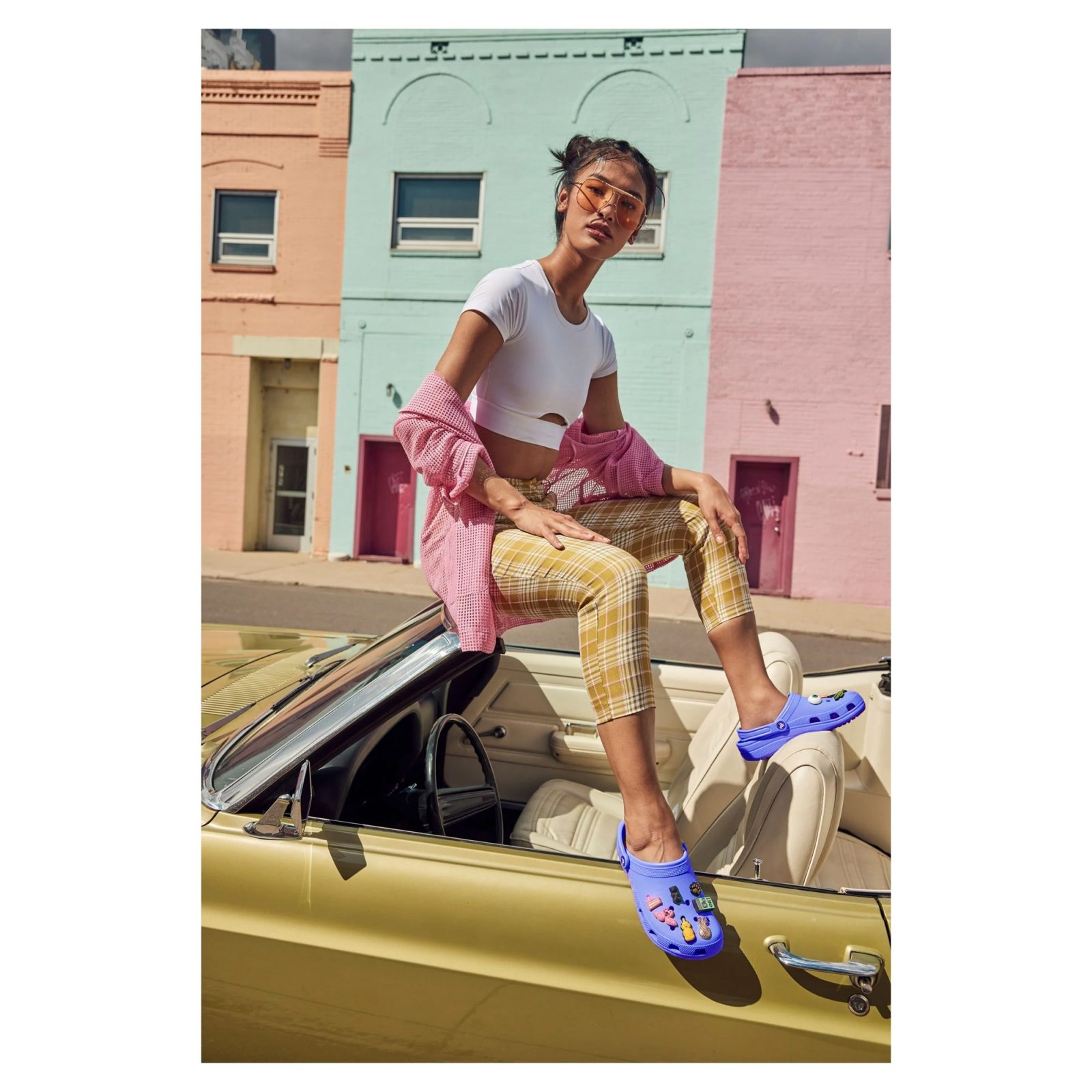 Crocs รองเท้าแตะ Classic Clog | Moon Jelly ( 10001-5Q6 ) - APX OFFICIAL STORE