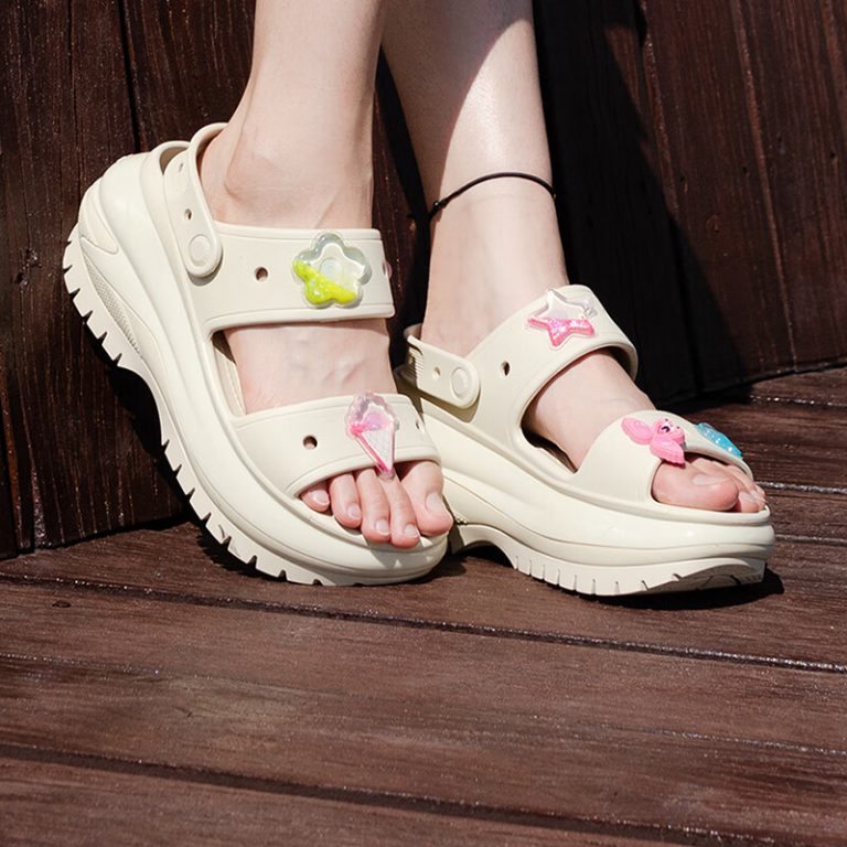 Crocs รองเท้าแตะ Classic Mega Crush Sandal | Bone ( 207989-2Y2 ) - APX ...