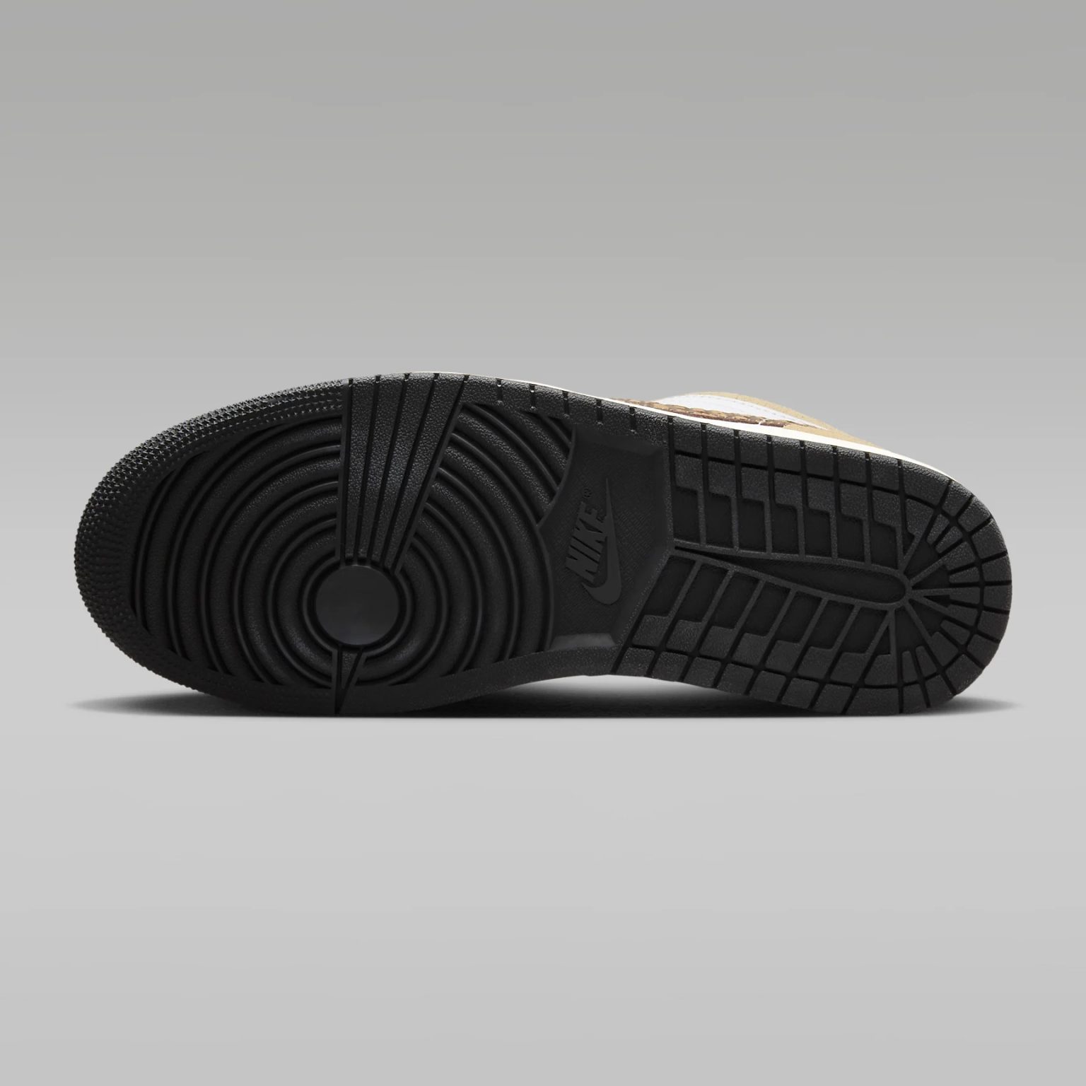 Nike รองเท้าผ้าใบผู้ชาย Air Jordan 1 Low SE | Hemp/White/Black/Light ...