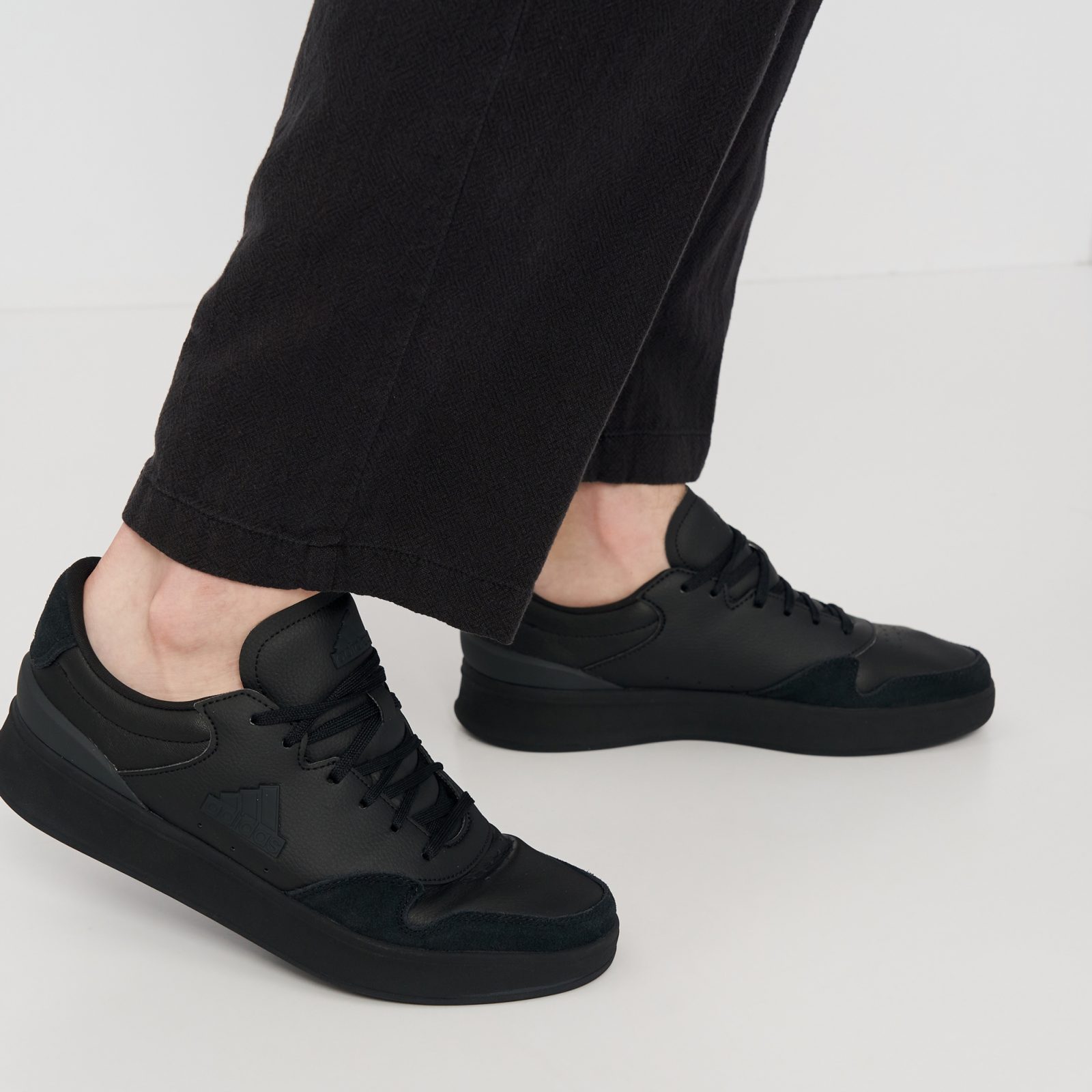 Adidas รองเท้าผ้าใบผู้ชาย Kantana | Core Black/Carbon/Carbon ( IF3000 ...